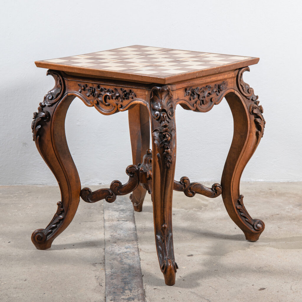 Rococo chess table – Square Drop